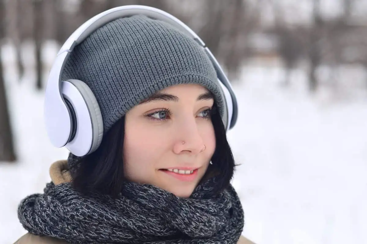 Does Cold Weather Affect Bluetooth Headphones? – Ear Rockers