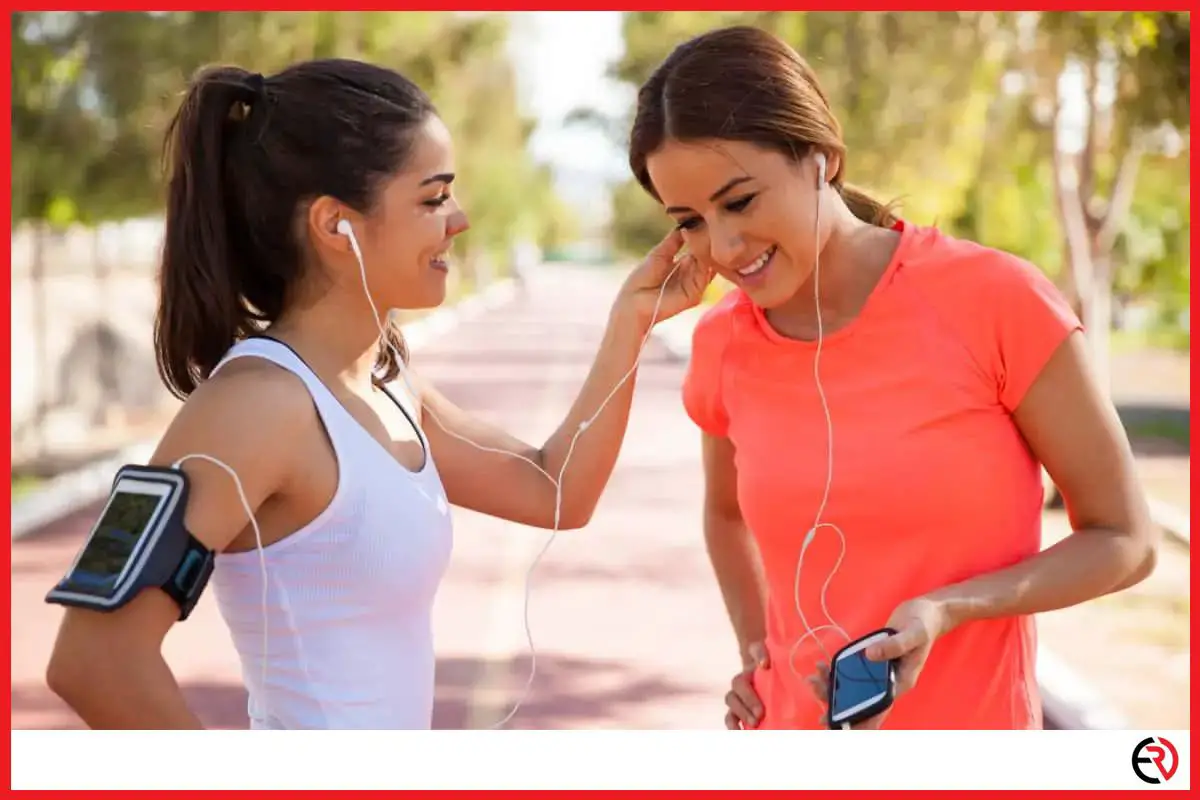 Pros and Cons of Sharing Headphones and Earbuds – Ear Rockers